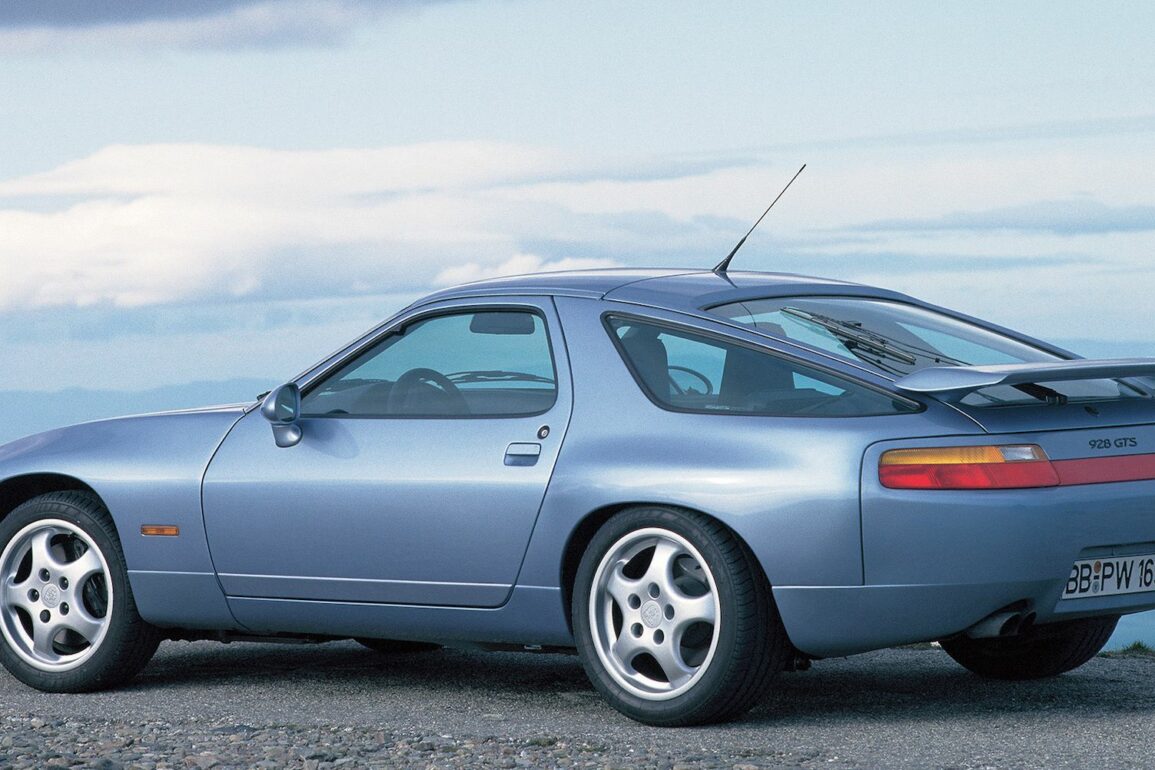 Porsche 928 - Ultimate Model Guide