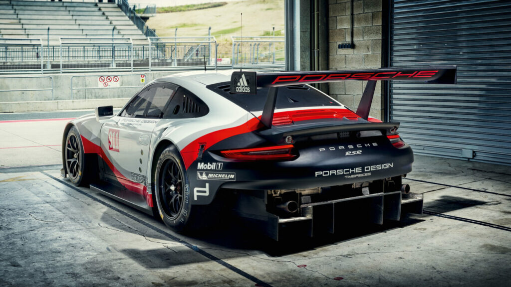 2018 Porsche 911 RSR - Porsche’s Mid-engined 911 Race CarAnnouncing the ...
