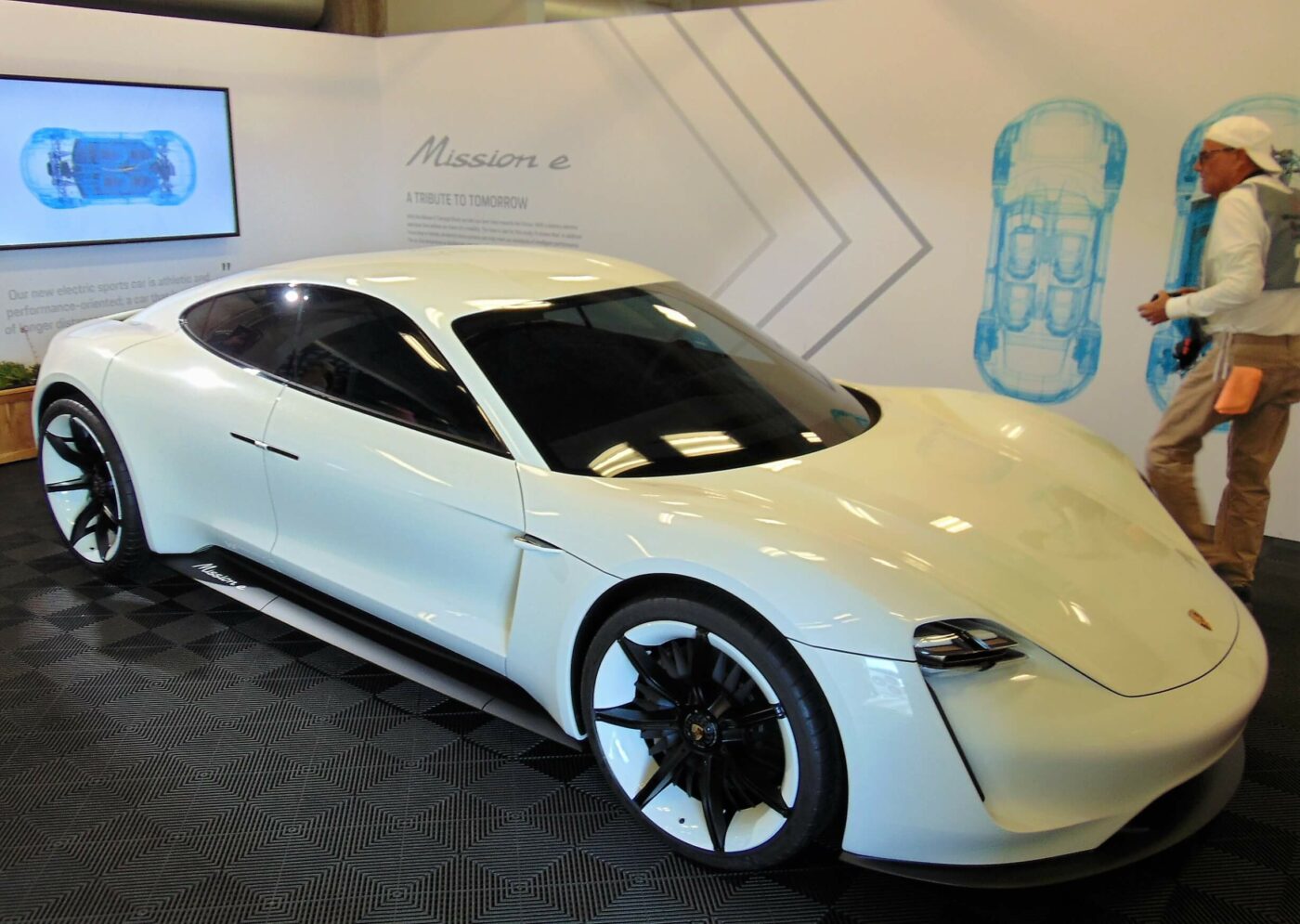 Porsche Mission X (2023)