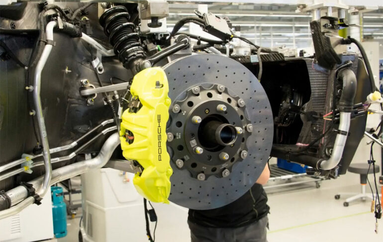 The Porsche 918 - How It's Made - Stuttcars