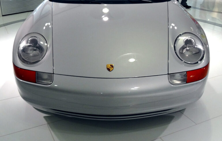 Porsche 989 (1991) - Stuttcars