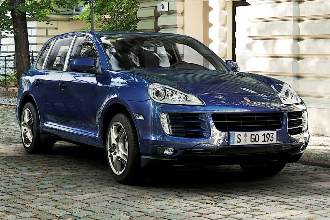 Porsche Cayenne - Ultimate Guide (Every Generation & Variant)