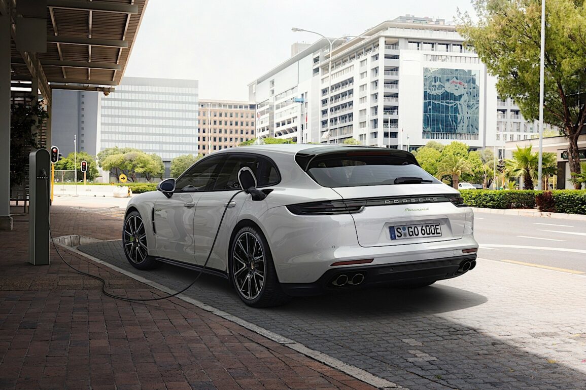 Porsche Panamera (2nd Generation) - Ultimate Model Guide
