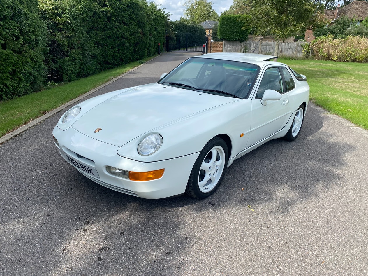 Porsche 968 Coupe (1992) – Specifications & Performance