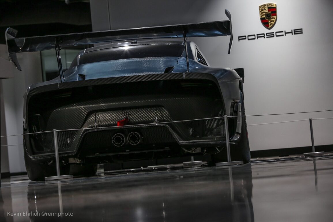 Porsche 935/19: The Carbon Fiber Orphan