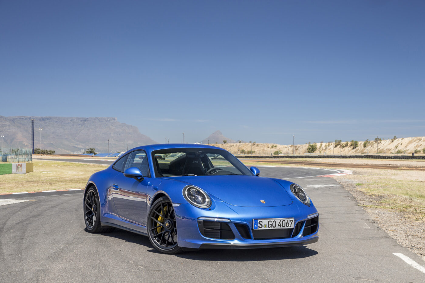Porsche 911 Carrera 4 GTS Coupe (991.2) (2018) – Specifications ...