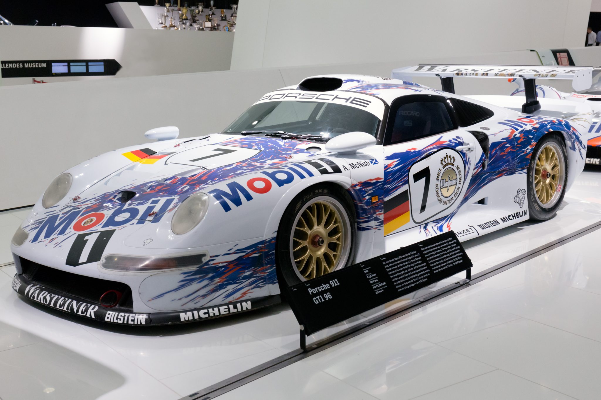Porsche 911 GT1 - Research Hub