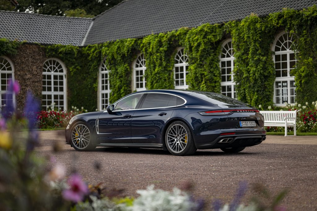 Porsche Panamera Turbo S Executive (2021 - Present) - Stuttcars