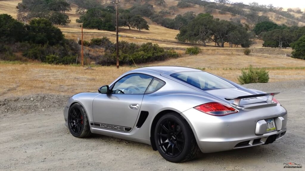 VIDEO: Comparison Review between 2006 Lotus Elise Vs. 2012 Porsche Cayman R