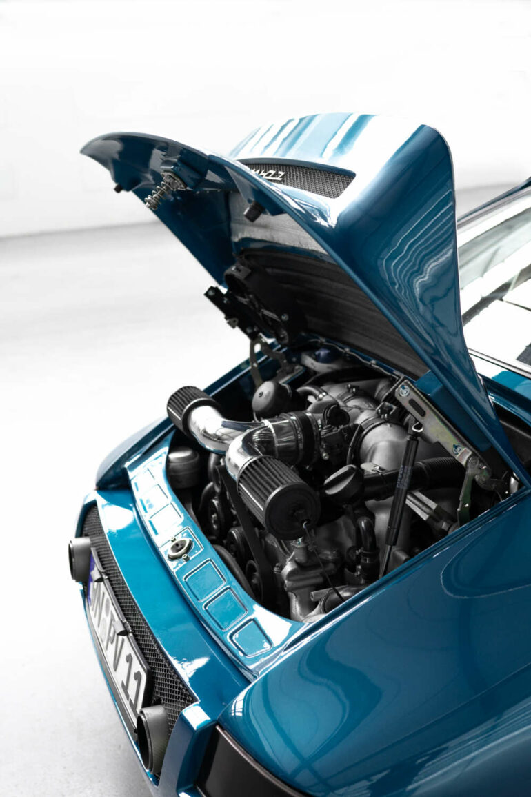 Evomax Creates Some of the Most Extreme Porsche 964 Restomods Around