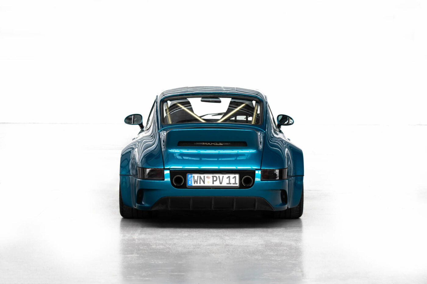 Evomax Creates Some of the Most Extreme Porsche 964 Restomods Around