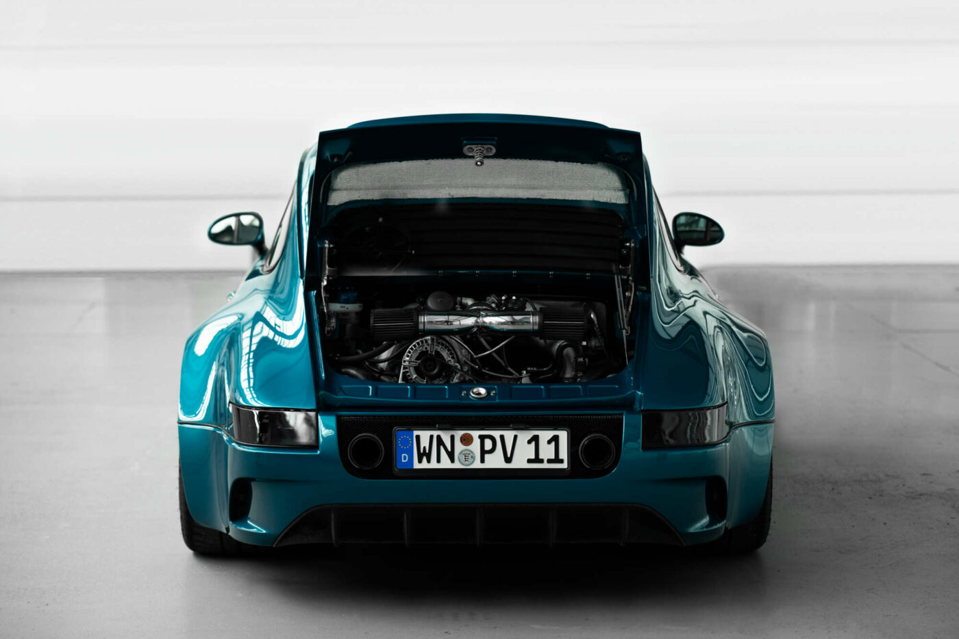 Evomax Creates Some of the Most Extreme Porsche 964 Restomods Around