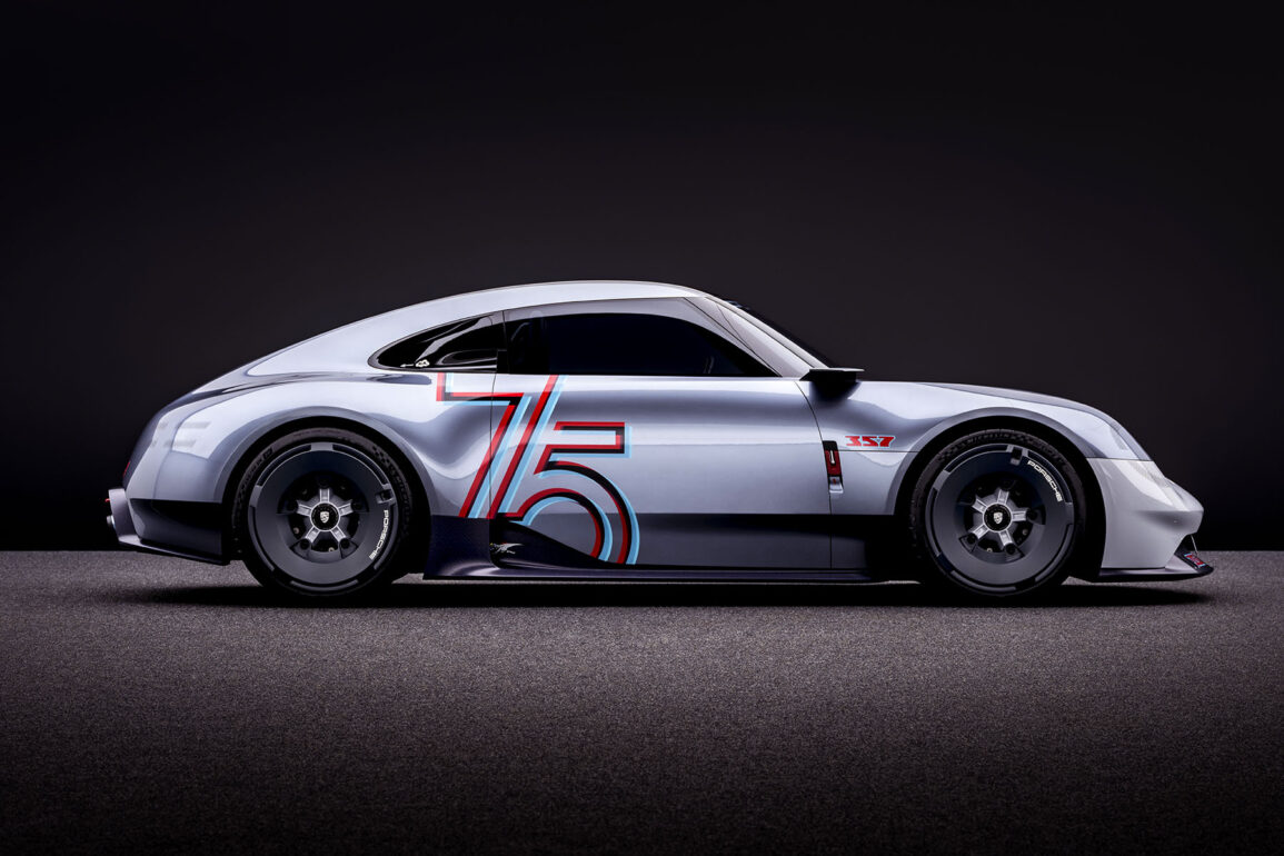 VIDEO: Porsche Concept "Vision 357" salutes the first Porsche 356
