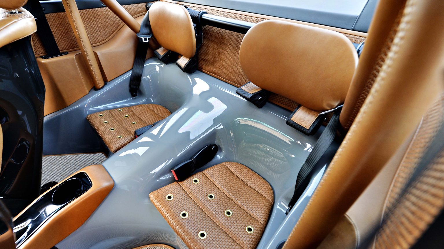 100+ Dazzlingly Detailed Singer Porsche Seats