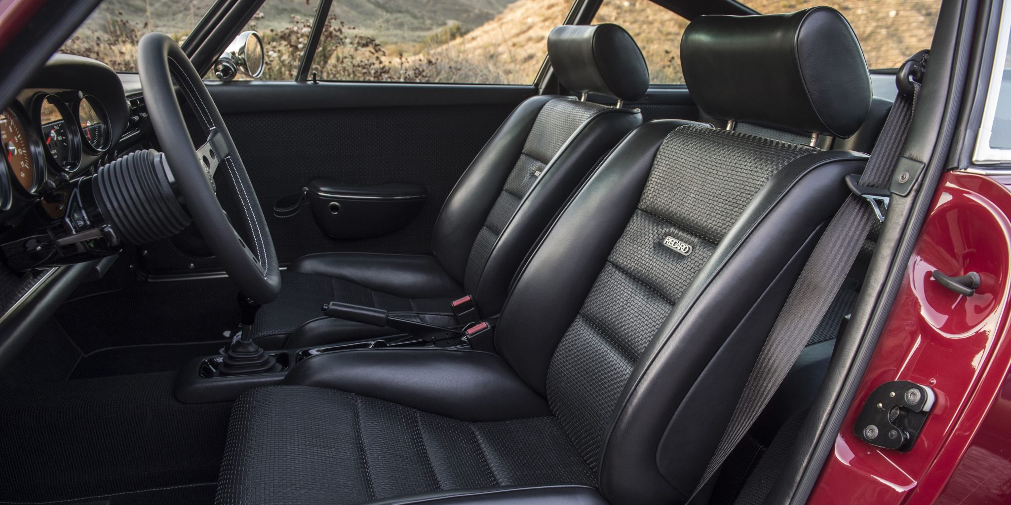 100+ Dazzlingly Detailed Singer Porsche Seats