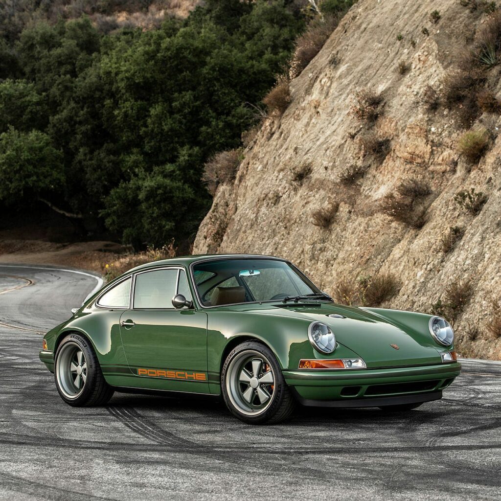 Porsche 911 Reimagined by Singer - Insane Hot Lap - Stuttcars