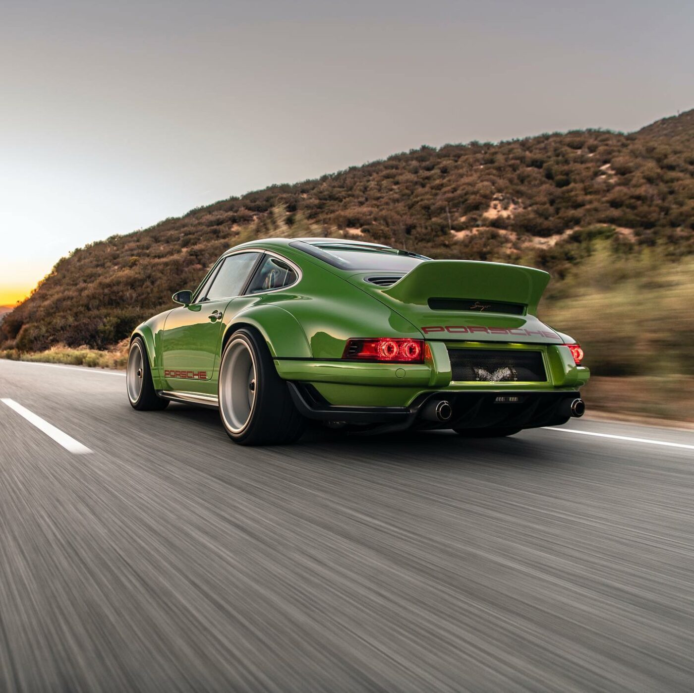 Unico Commission by Singer Vehicle Design