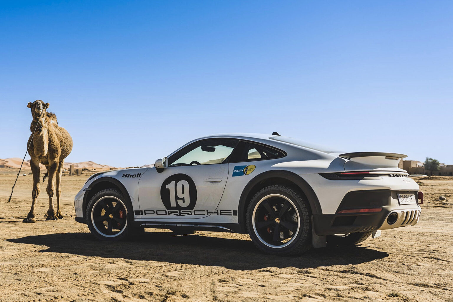 VIDEO: Porsche to offer 911 Dakar "Body Wraps"