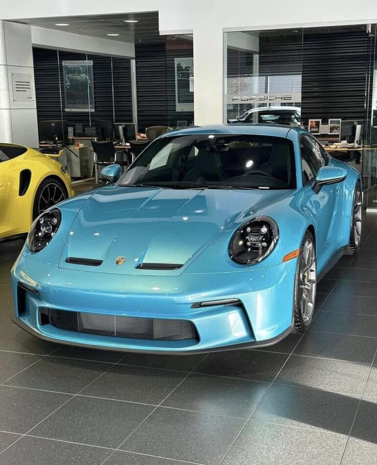 Porsche Of The Day: Porsche 911 GT3 Touring (992) In Paint-To-Sample ...