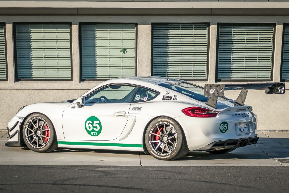 Porsche Of The Day: Modified 2016 Porsche 981 Cayman GT4