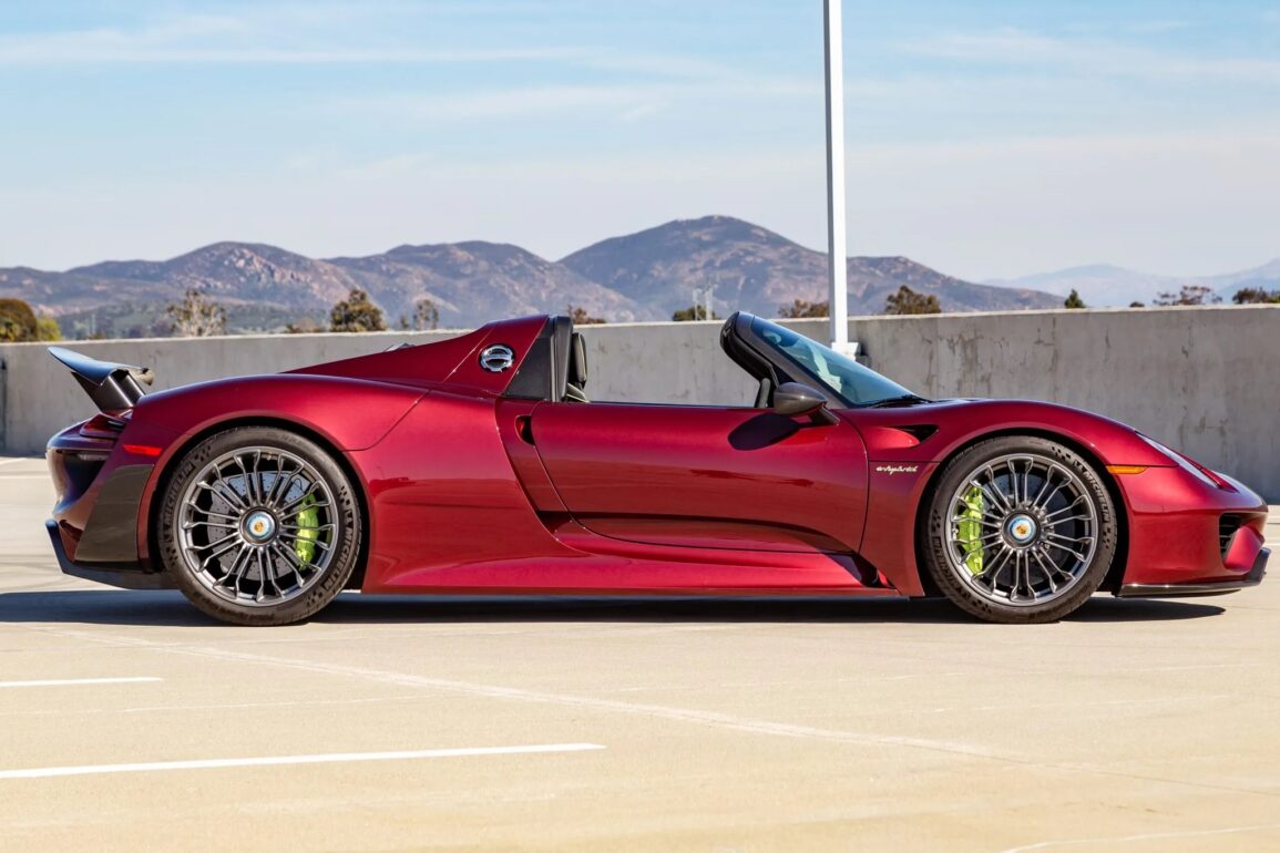 Porsche Of The Day: 2015 Porsche 918 Spyder Weissach Package In PTS ...