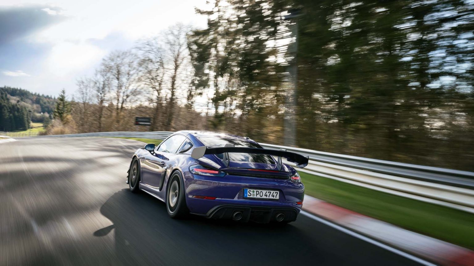 Porsche releases Manthey performance kit for the 718 Cayman GT4 RS