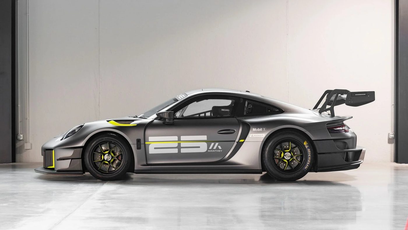 FOR SALE: 2022 Porsche 911 GT2 RS Clubsport 25 "Manthey Racing"
