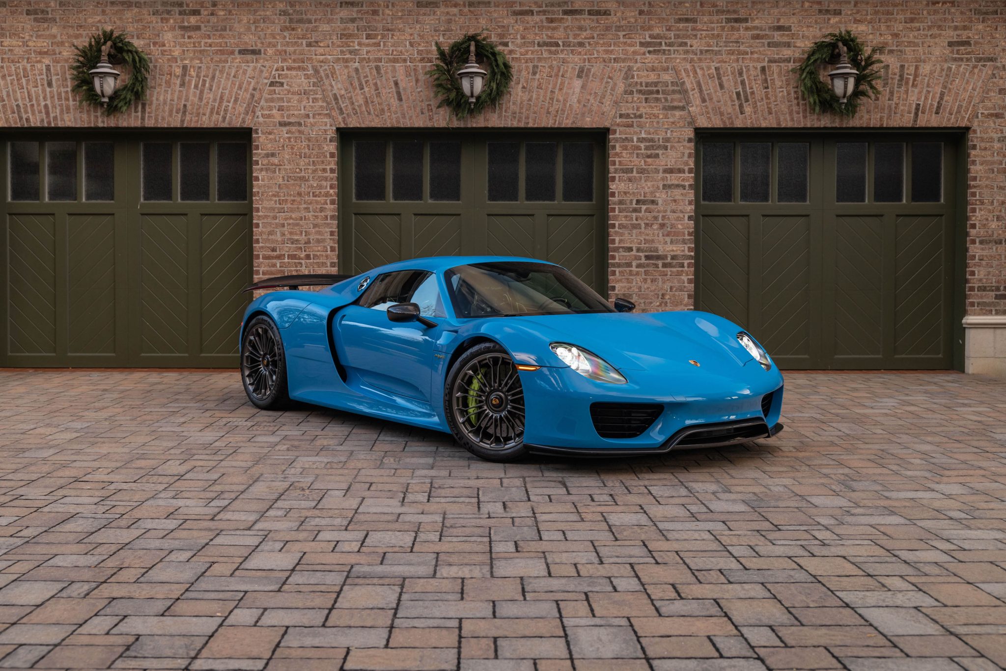FOR SALE: Paint-To-Sample Mexico Blue 2015 Porsche 918 Spyder Heading ...