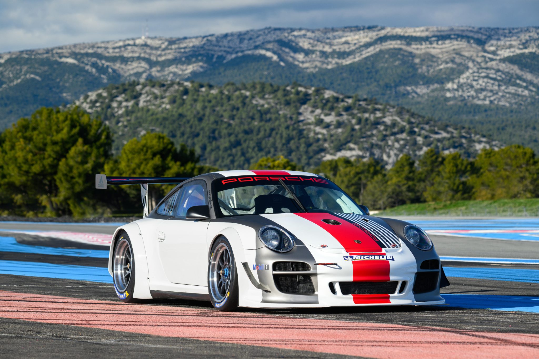 Porsche Of The Day: 2010 Porsche 911 GT3 R
