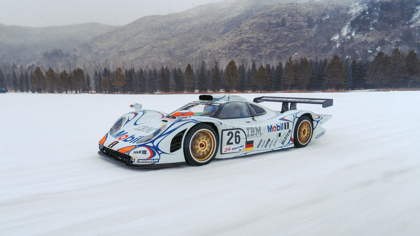 Porsche 911 GT1 on ice