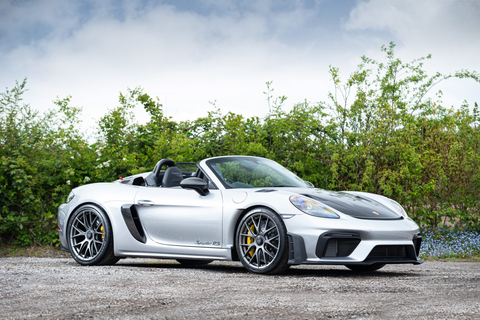 Porsche 718 Spyder RS Unleashes Its Power On Autobahn At 9,000 RPM!