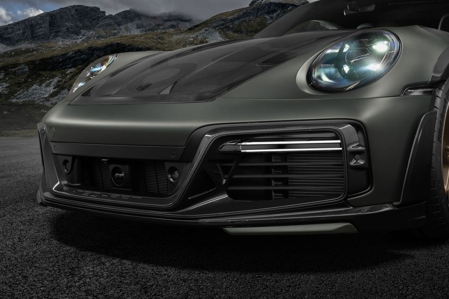 TECHART presents the MONOCHROME