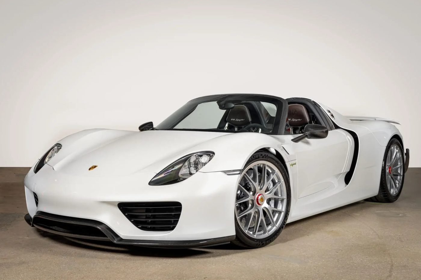 FOR SALE: 2015 Porsche 918 Spyder Weissach