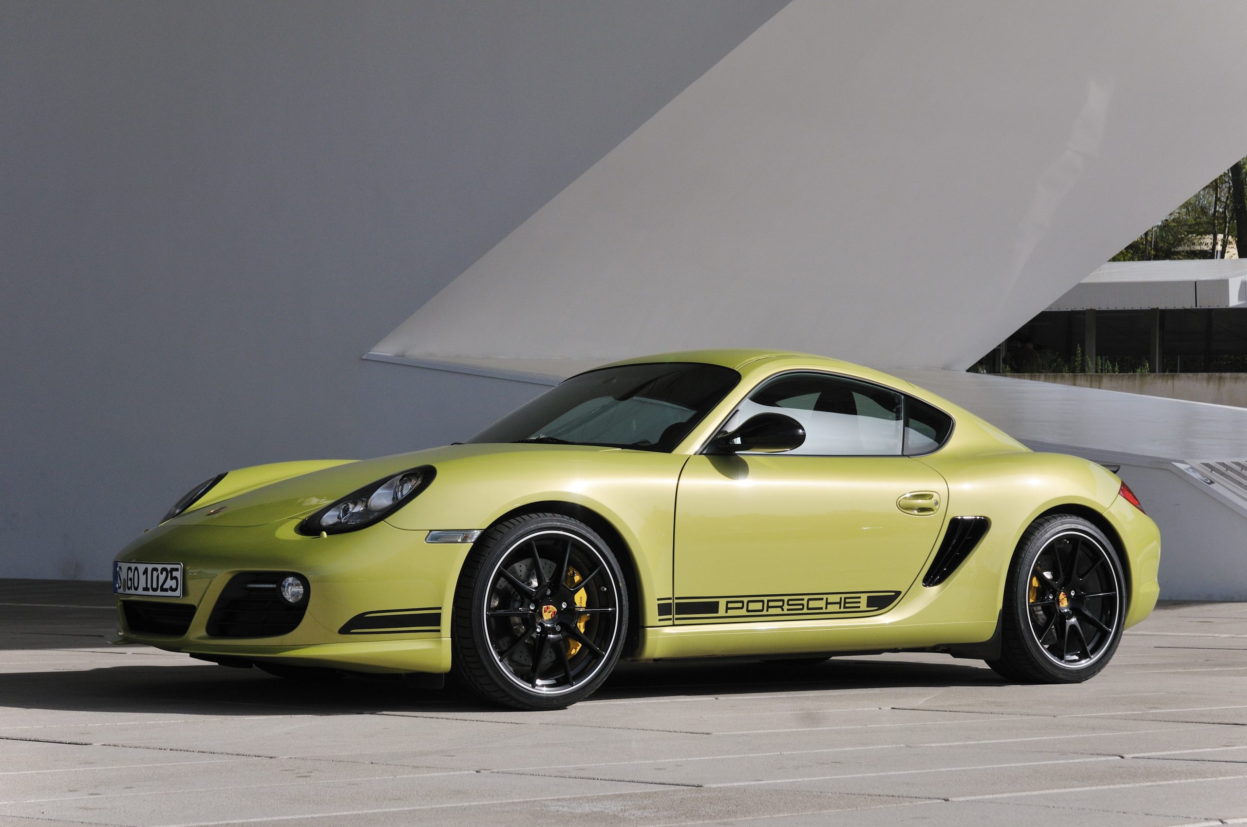 Model Focus: owning a 987 Cayman R