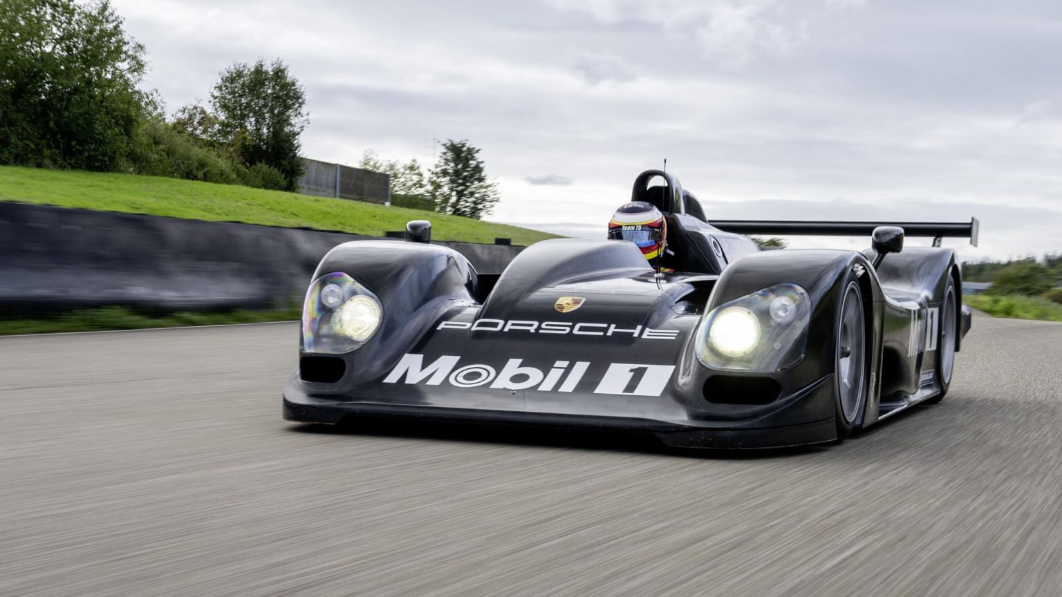Porsche brings LMP 2000 back to life
