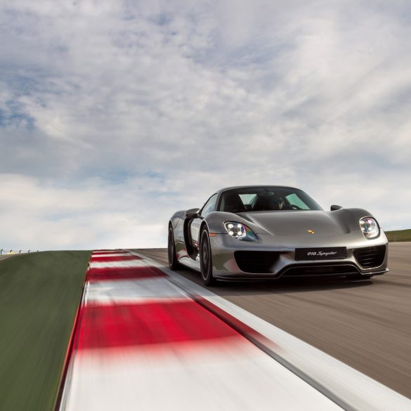 Porsche 918 - Ultimate Model Guide