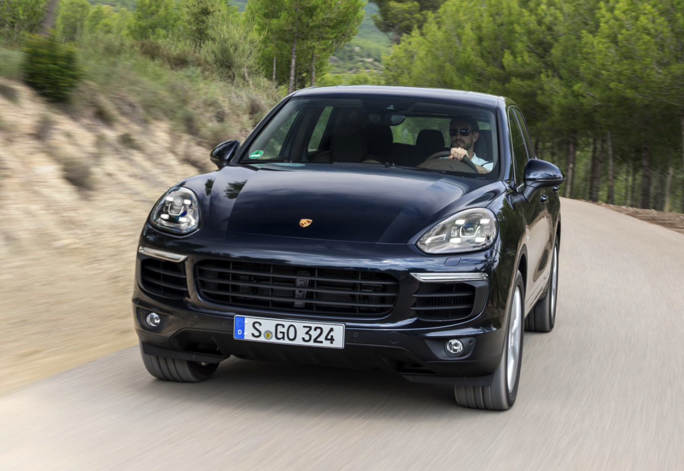 Porsche Cayenne - Ultimate Guide (Every Generation & Variant)