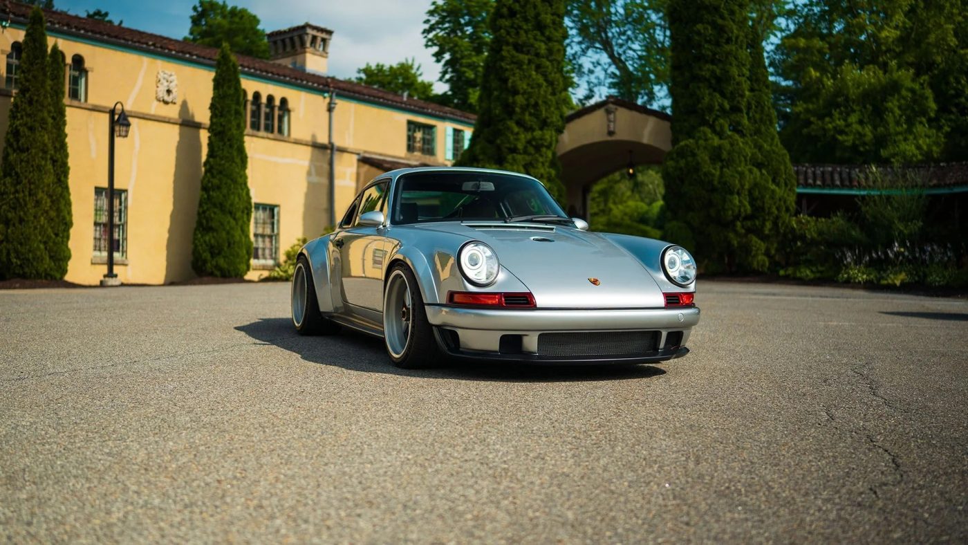 FOR SALE: Ultra-Rare Singer DLS 'Mame Commission'