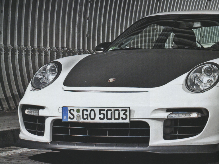 Porsche 997 GT2 RS vs Ferrari 599 GTO