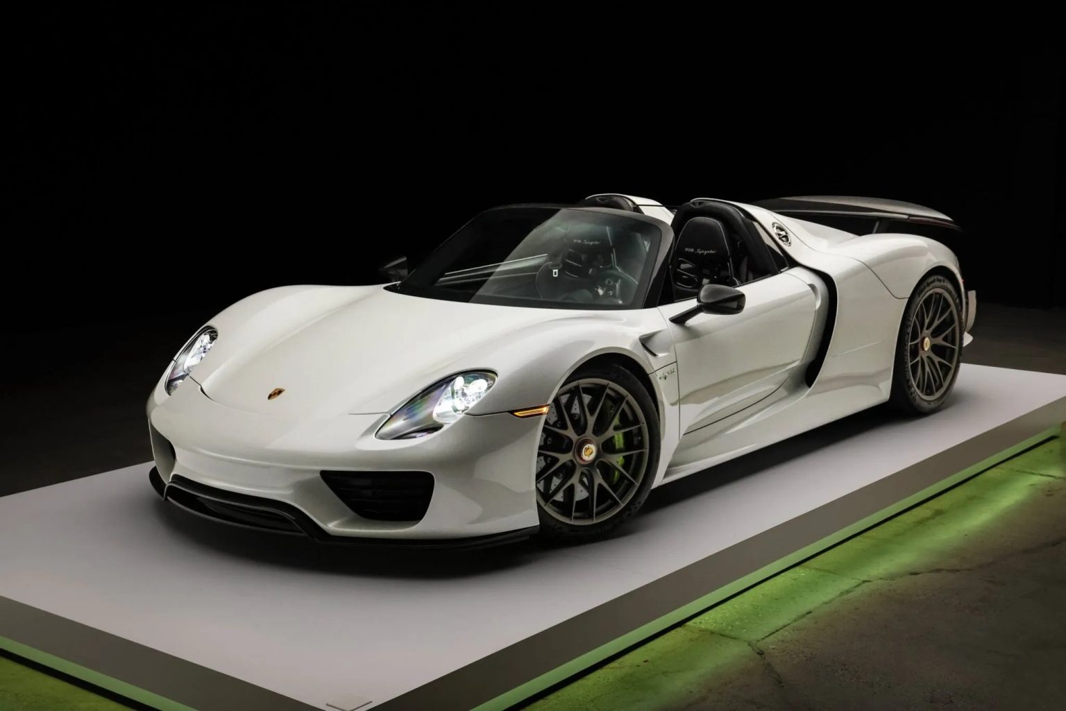 FOR SALE: 2015 Porsche 918 Spyder Weissach Package