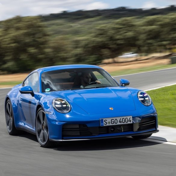 Porsche 911 Carrera (2025) - Pictures & Gallery