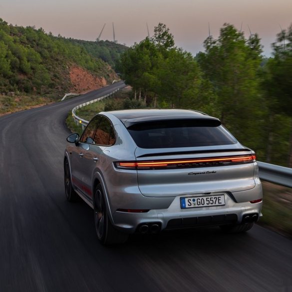 2024 Porsche Cayenne Turbo E-Hybrid Coupe - Pictures & Gallery