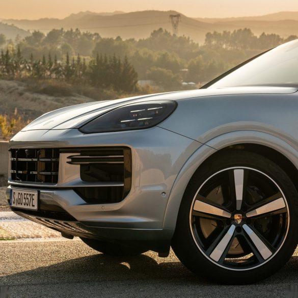 2024 Porsche Cayenne Turbo E-Hybrid Coupe - Pictures & Gallery