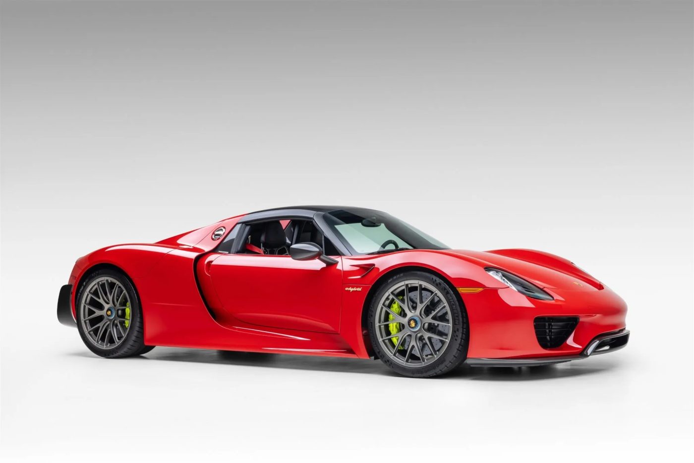 FOR SALE: 2015 Porsche 918 Spyder Weissach Package