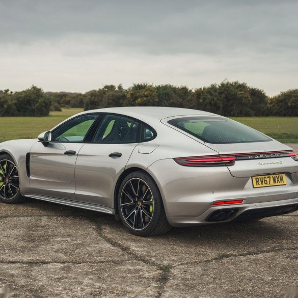 2018 Porsche Panamera Turbo S E-Hybrid - Pictures & Gallery