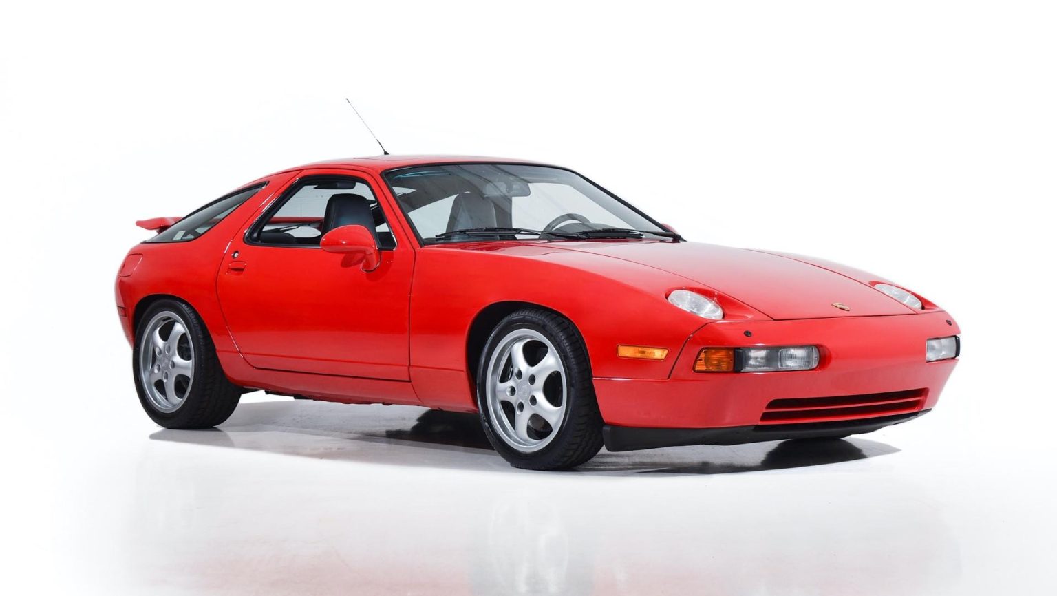Porsche 928: The Grand Tourer That Challenged the 911