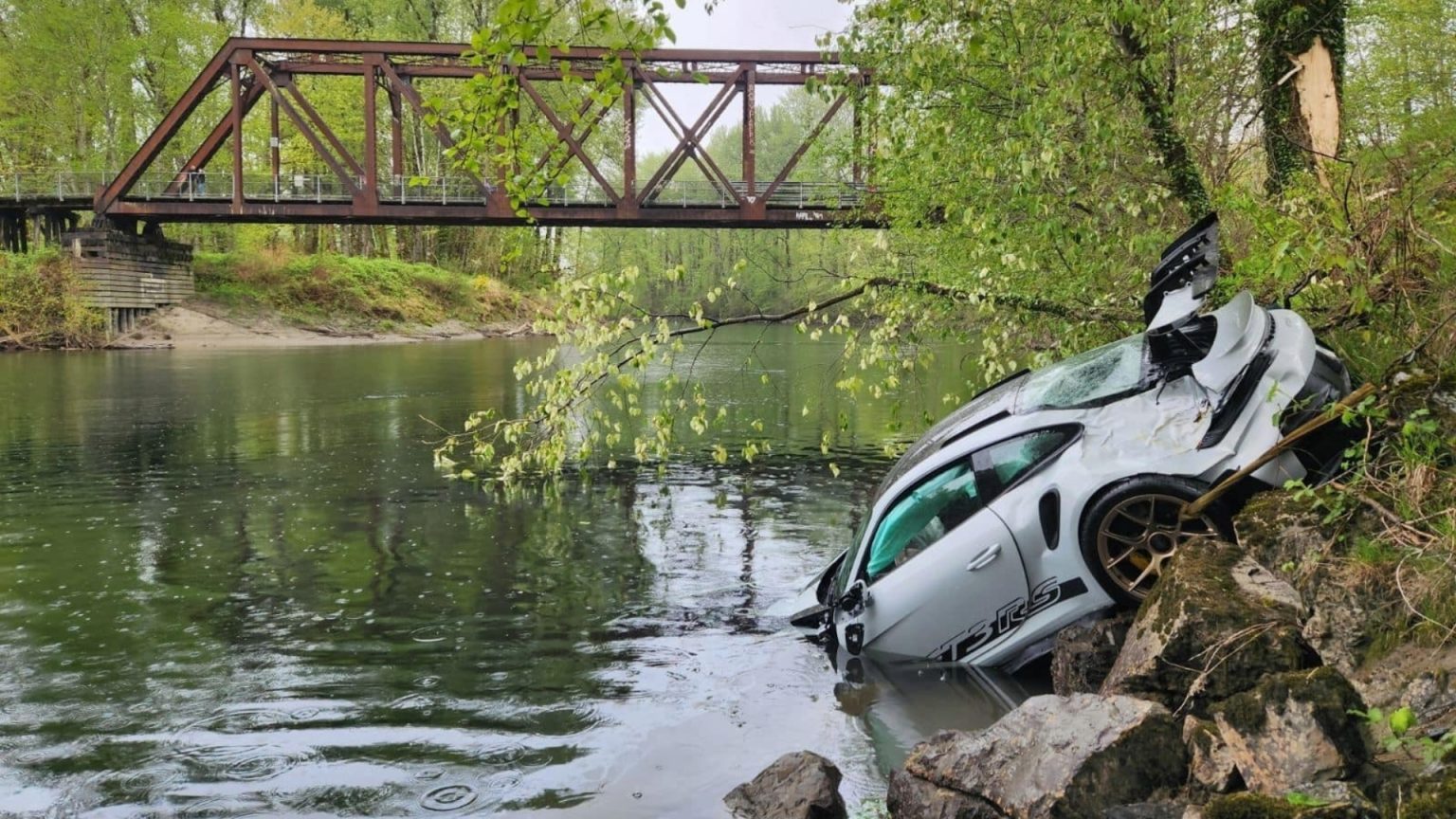 A Practical Guide to Buying a Damaged Porsche 911 (and Rebuilding It ...